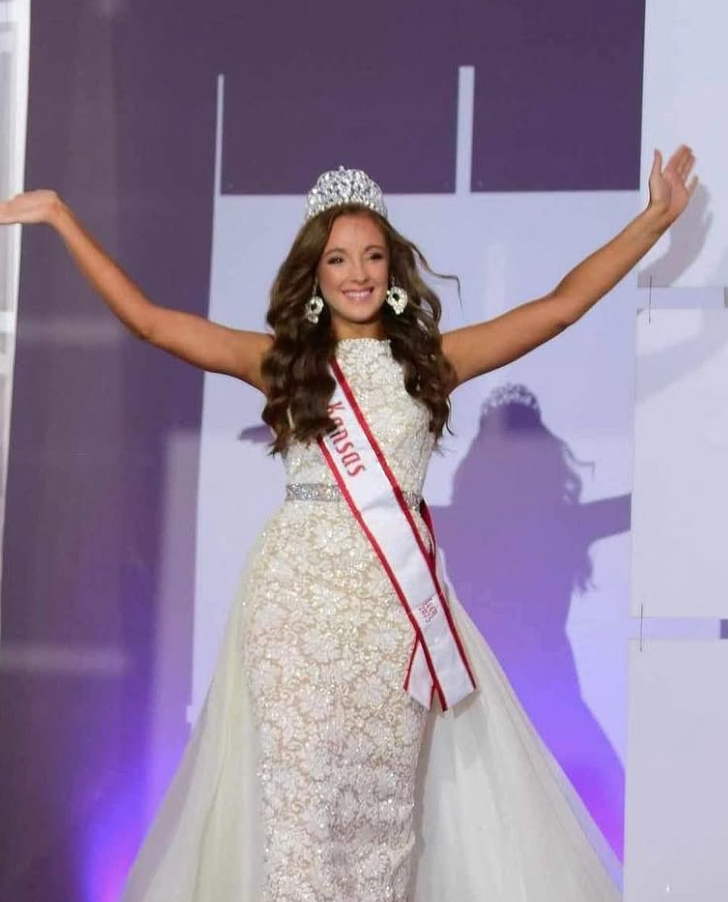 Custom Personal Introduction - Dani Walker - Pageant Coaching expert